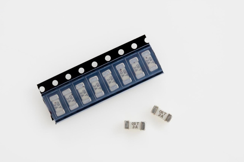 FCM-800mA SMD FUSE - FAST-ACTING 6125 SIZE (2.7 x 6.1 mm) CERAMIC BODY